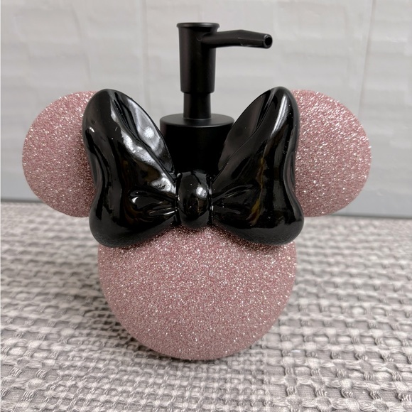 Disney | Bath | Minnie Mouse Head Soaplotion Pump Dispenser | Poshmark
